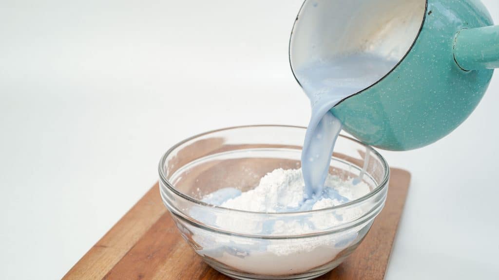 Membuat Si Cantik Kue Talam Bunga Telang - Keluarga Kara